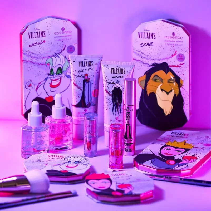 Essence Disney Villains Evil Queen Eyeshadow Palette Magic Mirror essence-disney-villains-evil-queen-eyeshadow-palette-magic-mirror